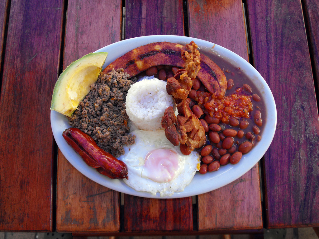 Comida colombiana en «Sabor de mi tierra» — RadioActiva 92.5