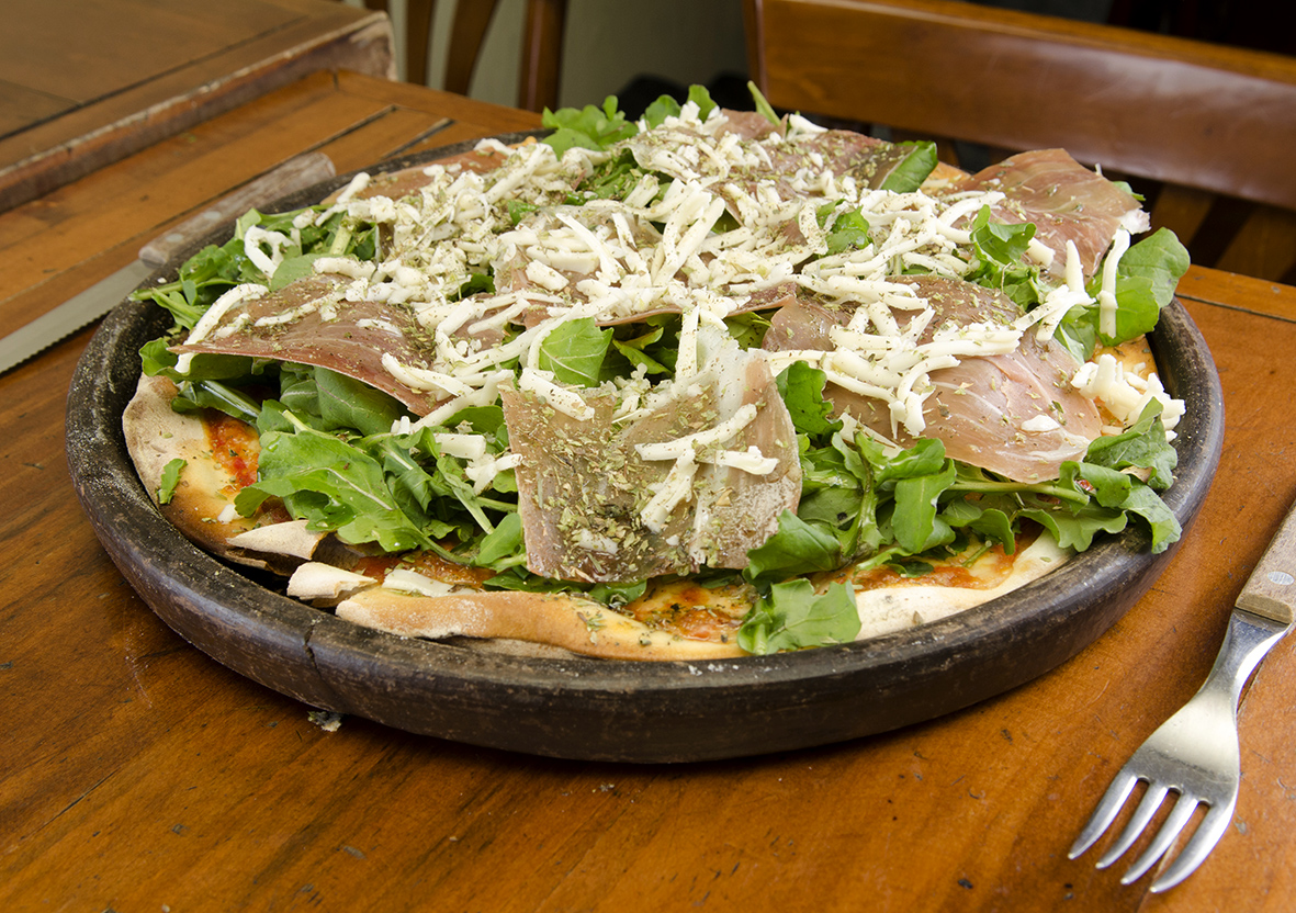 Si tienes ganas de pizza una buena opción es ir a “Minga” — RadioActiva ...