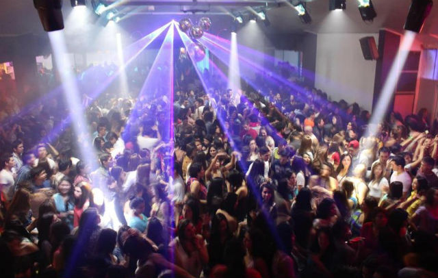 Lúcete en la pista de baile del Club Matta — RadioActiva 92.5