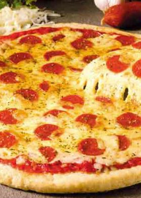 Zámpate una pizza acompañada de una rica chela — RadioActiva 92.5