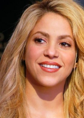 Shakira posa "al natural" y sorprende a todos al mostrar su rostro sin ...