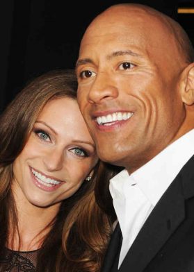 "La Roca" se casó en Hawaii tras doce años de noviazgo