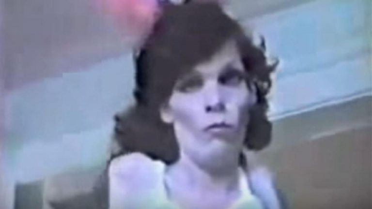 Fallece Sandie Crisp, la protagonista del viral "Obedece a la morsa ...