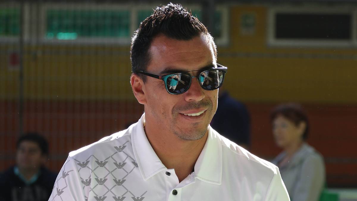 Esta sería la chiquilla que tiene "embobado" a Esteban Paredes ...