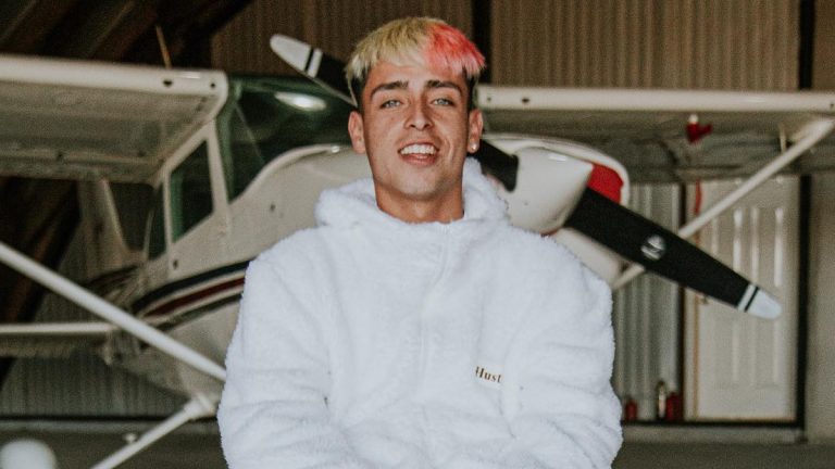 ¿Quién es AK4:20? Uno de los artistas más escuchados en Chile ...