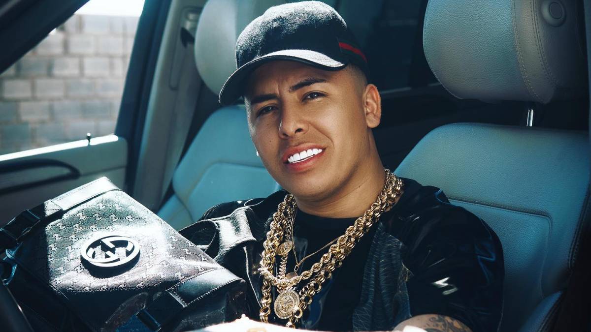 ¿Quién es Bayron Fire? Uno de los artistas urbanos más escuchados en ...