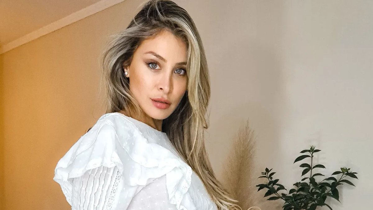 "Tremenda diosa": Sabrina Sosa deja la patá con sensuales registros en bikini — RadioActiva 92.5