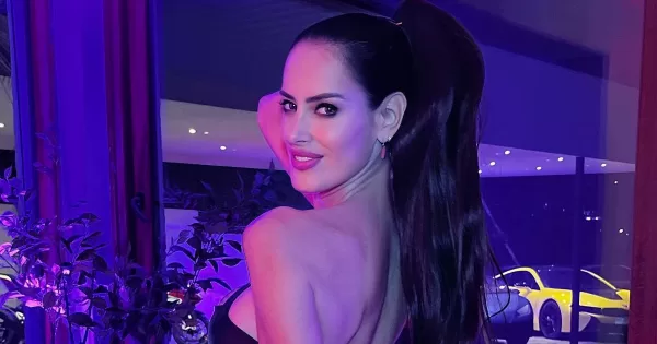 "Es obligatorio ir a votar": Adriana Barrientos impacta con fotito luciendo su retaguardia ...