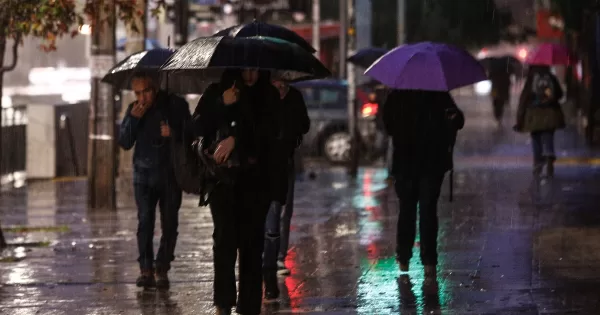¿Vuelve la lluvia a la RM?: Revisa el pronóstico del tiempo en Santiago, hoy 16 de julio ...