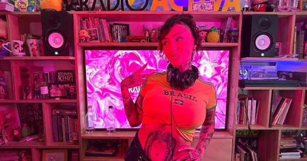 DJ Lizz llegó a la 92.5 y desató la fiesta tras protagonizar una nueva versión de las "Sesiones ...